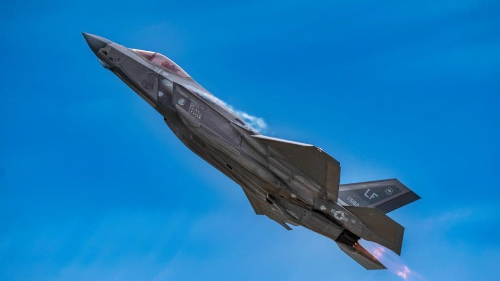 Canada's F-35 Stealth Fighter Mistake Is Just Around the Corner ...