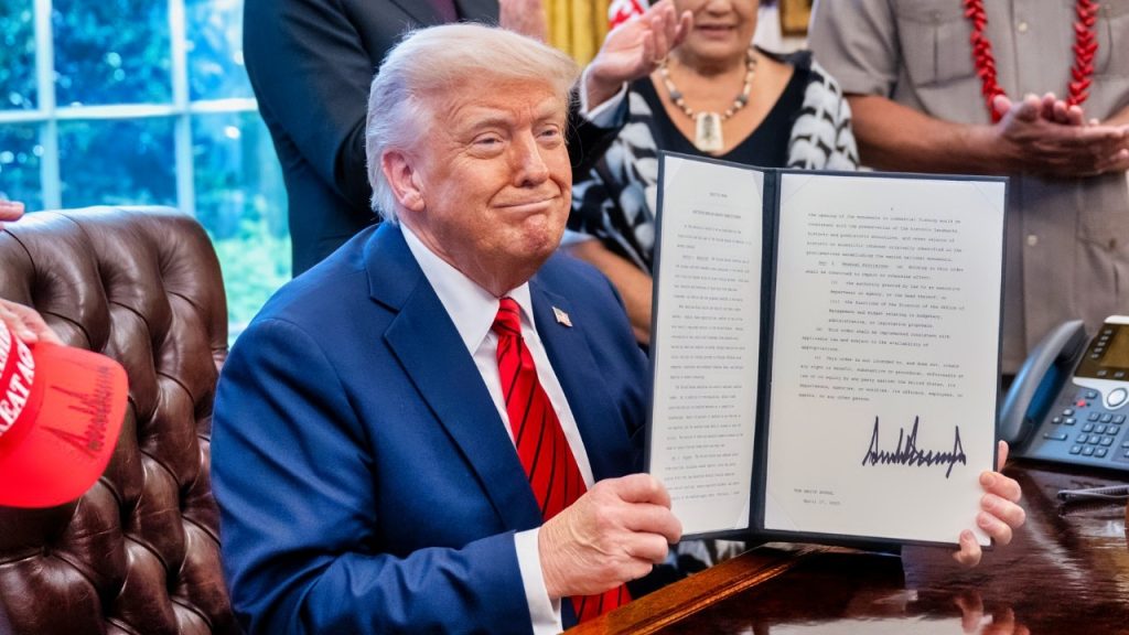 The Damage Is Getting Worse: Trump's Poll Numbers are Tanking ...