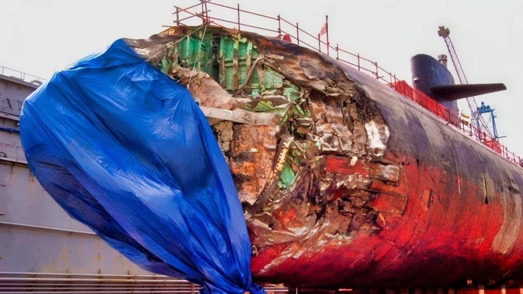 U.S. Navy Nuclear Attack Submarine 'Slammed' Into Underwater Mountain ...