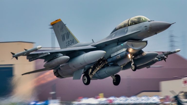 F-21 Is the Best F-16 Fighter Ever (But the Air Force Won't Get It ...