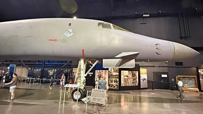 B-1B Lancer: The Bomber The Air Force Needs to Keep Flying - National ...