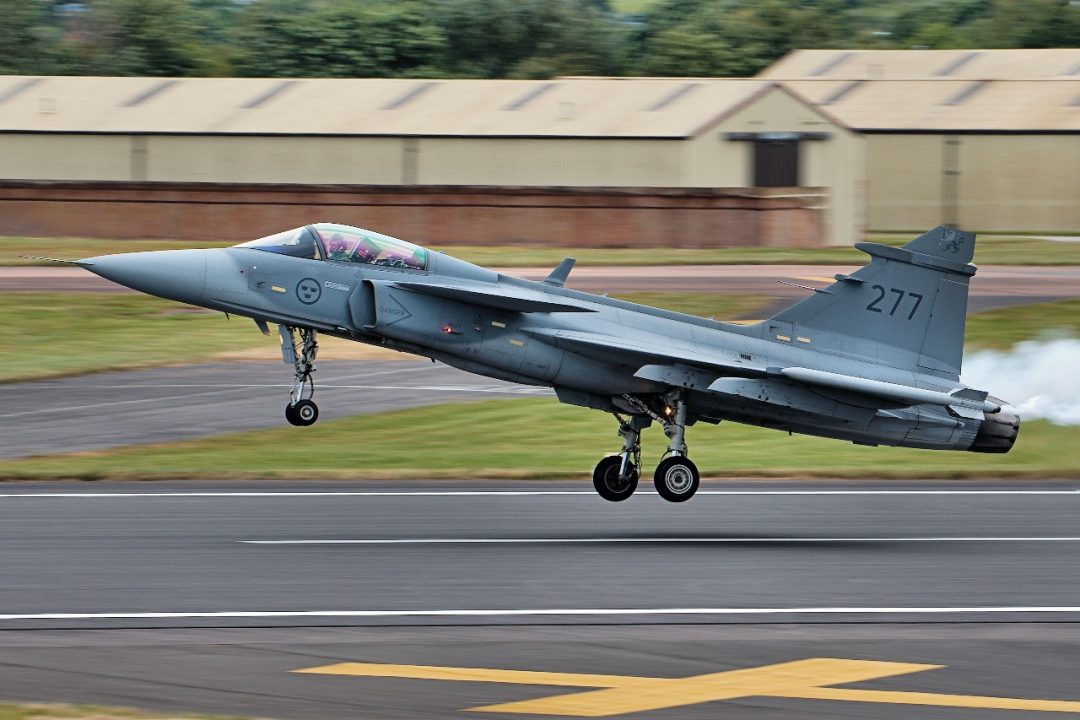 JAS 39 Gripen E: The Best Fighter Jet Not Named F-22 or F-35 ...
