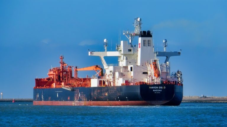 The Oil Business Is Shifting From Hormuz to Houston. The Iran War May ...