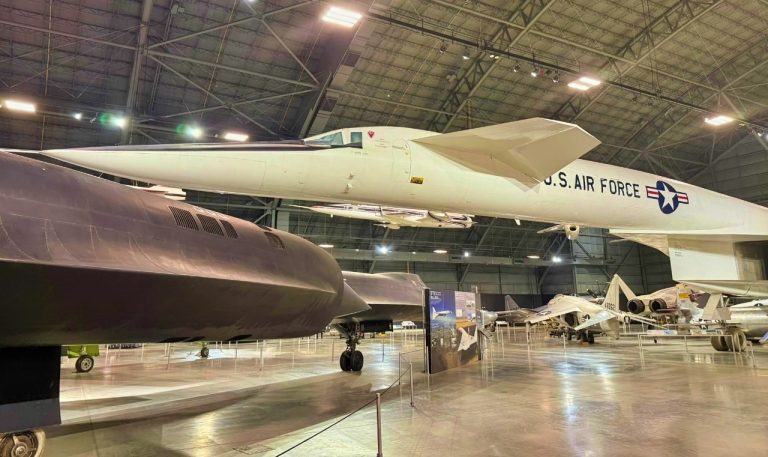 Mach 3 XB-70 Valkyrie: Its Fuel Tanks Were the Size of Other Bombers ...