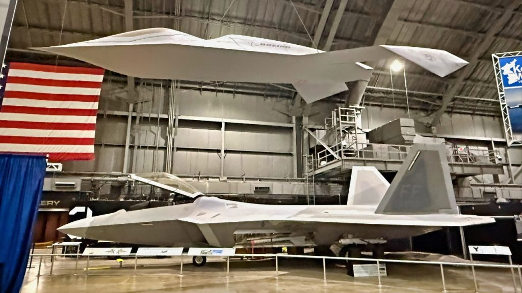 The F-22 Raptor Fighter Has a Message for the U.S. Air Force - National ...