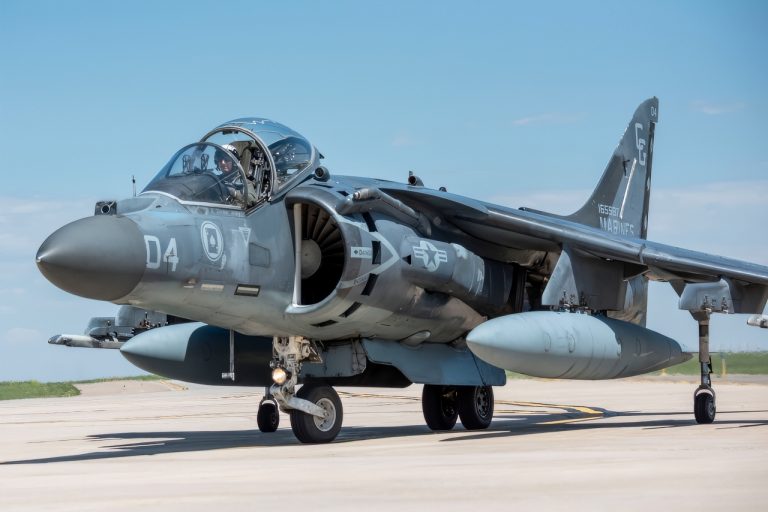 How Fast Is the AV-8B Harrier II Jump Jet Fighter? - National Security ...