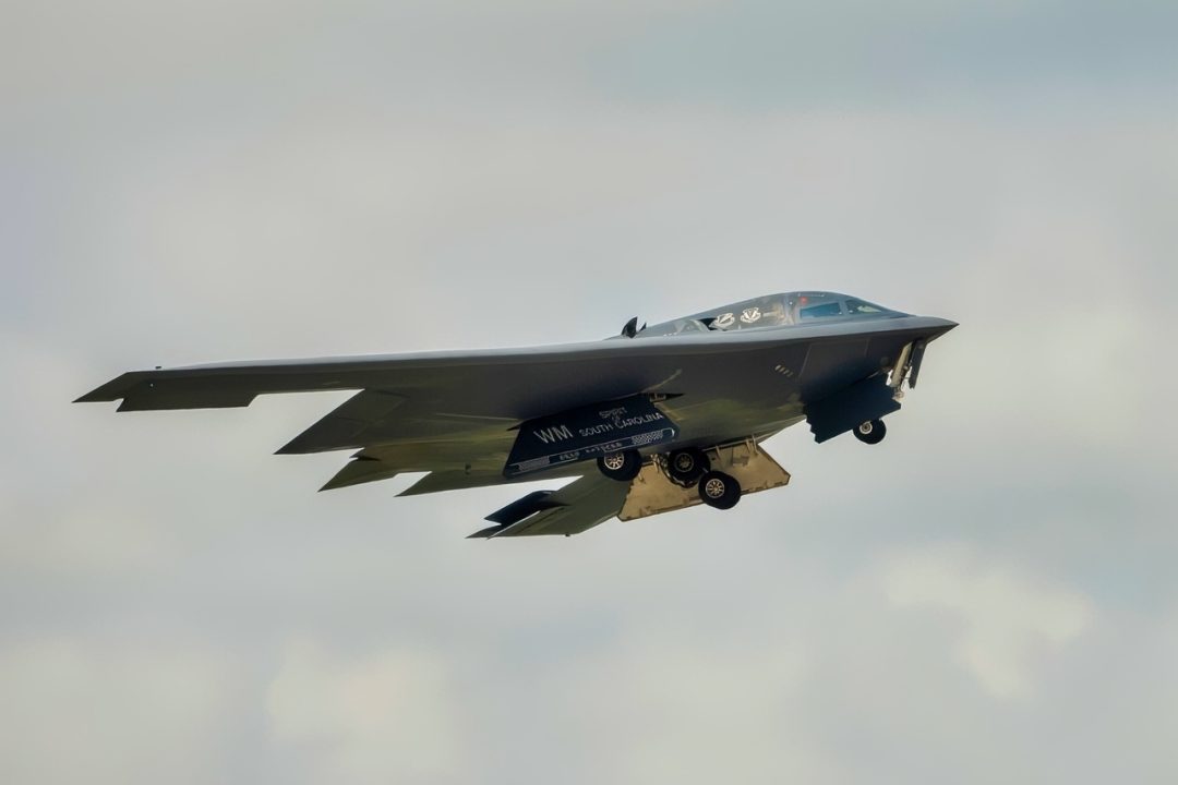 Sorry, B-1B Lancer and B-52: The B-2 Spirit Summed Up in Just 2 Simple ...