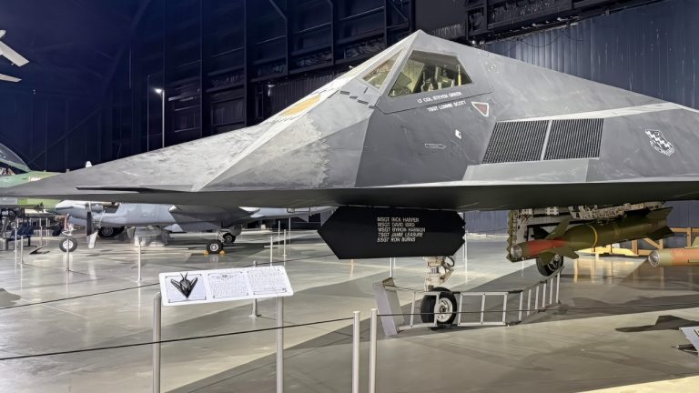 The F-117 Nighthawk Was the Unstoppable 'Stealth Fighter' - National ...
