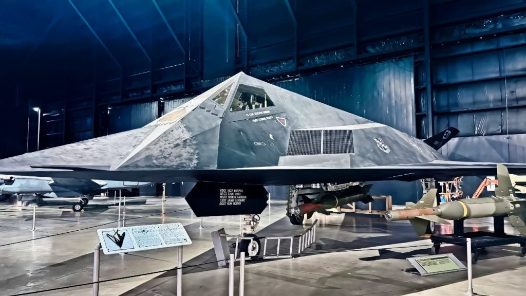 The 'Retired' F-117A Nighthawk Still Flies for the U.S. Air Force ...