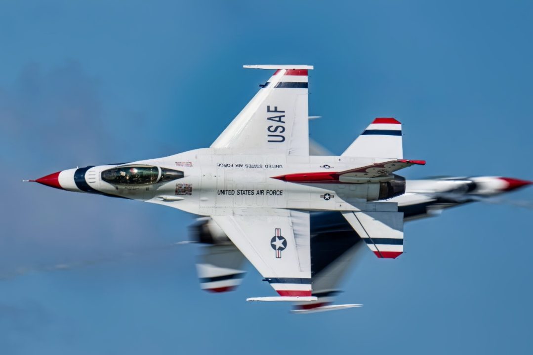 The F-16 Fighting Falcon Fighter Has a Message For Any Air Force on ...