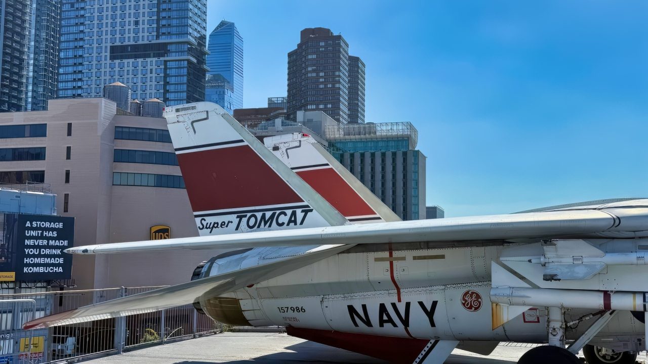 The F-14 Tomcat Fighter Was 'Notoriously Difficult and Costly to Keep ...