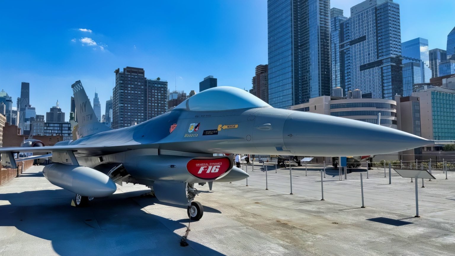 F-21: The Fighter Jet You Get When You 'Merge' the F-16, F-22 and F-35 ...