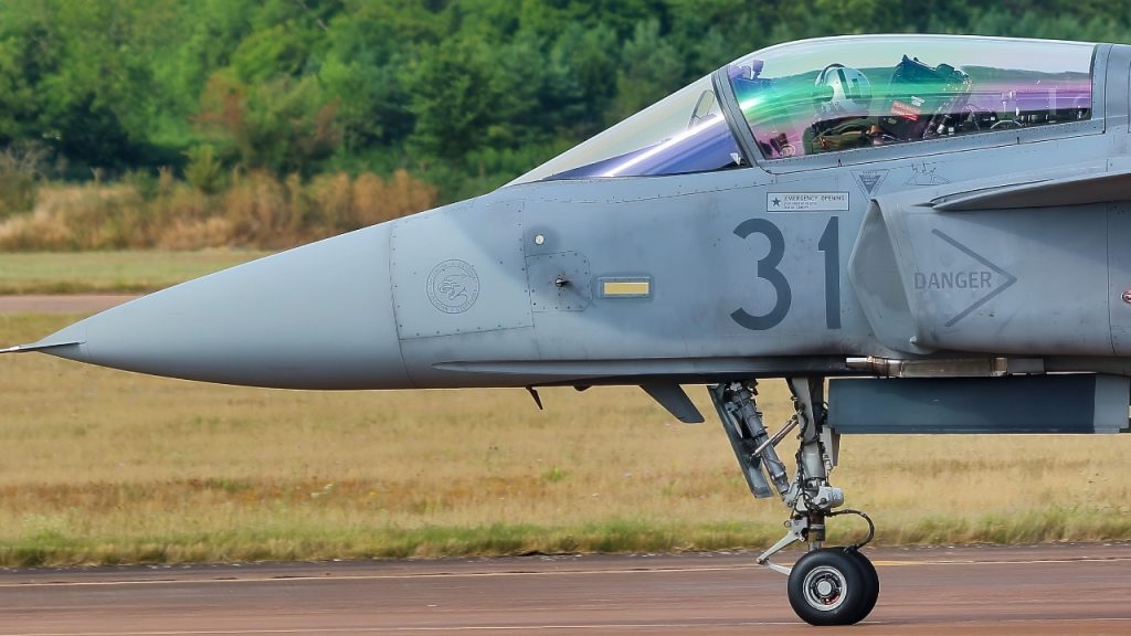 JAS 39 Gripen E vs. Dassault Rafale Fighter: Who Wins in a Fight Summed ...