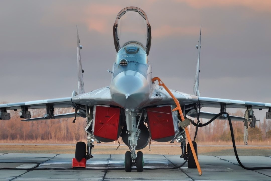 A Russian Pilot Defected with a Mach 2.3 MiG-29 Fulcrum Fighter ...