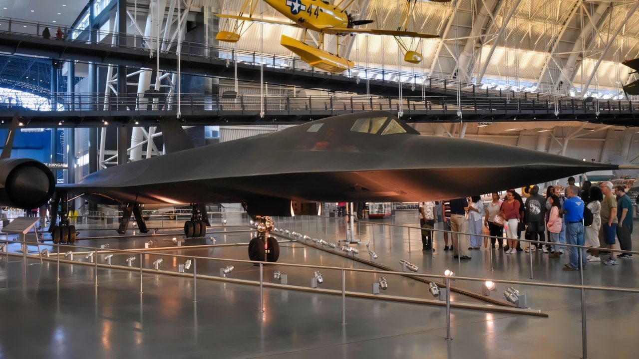 'It Can Outrun Everything': The SR-71 Blackbird Mach 3 Spy Plane Had 1 ...