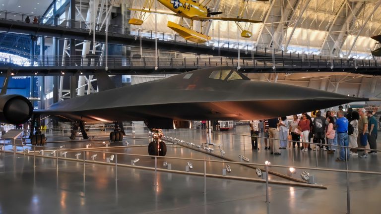 'It Can Outrun Everything': The SR-71 Blackbird Mach 3 Spy Plane Had 1 ...