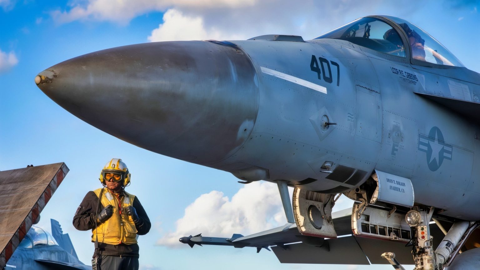 The Navy's F/A-18 Super Hornet Is Flexing Its Fighter Muscles ...
