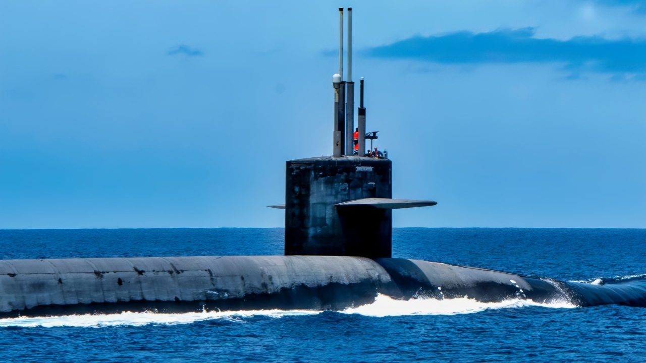 The Virginia-Class Submarine Can't Stop the Tomahawk Cruise Missile ...