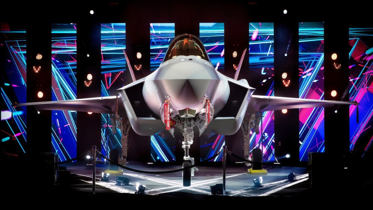 The 'Ferrari' F-35 Stealth Fighter Has a Message for the U.S. Air Force ...
