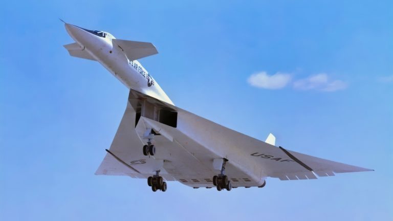Russia's Mach 3 MiG-25 Foxbat Fighter Had Just 1 Mission - National ...